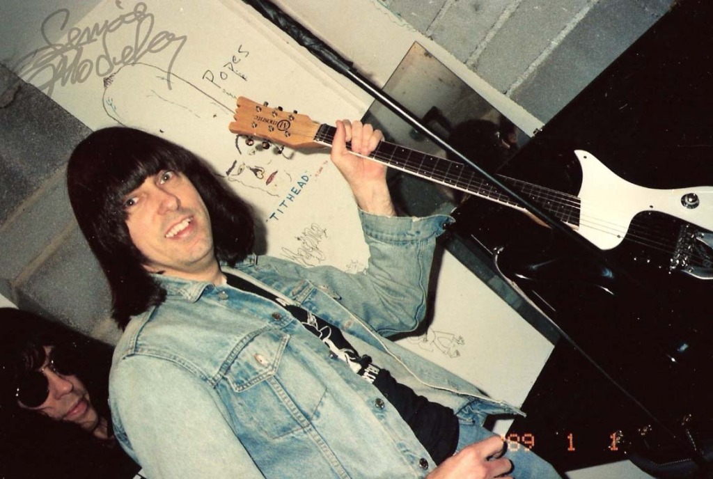 guitarnerd.com.au » Mosrite – The Ramone’s model