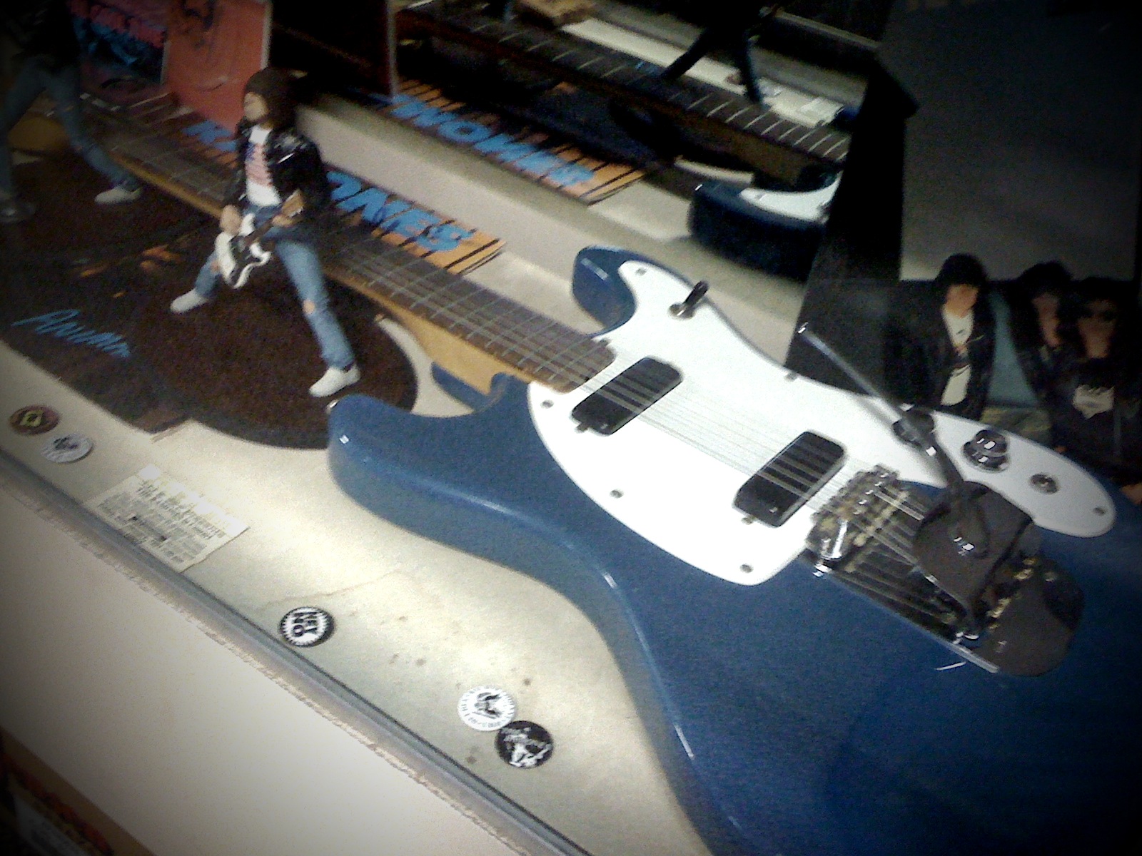 guitarnerd.com.au » Mosrite – The Ramone’s model