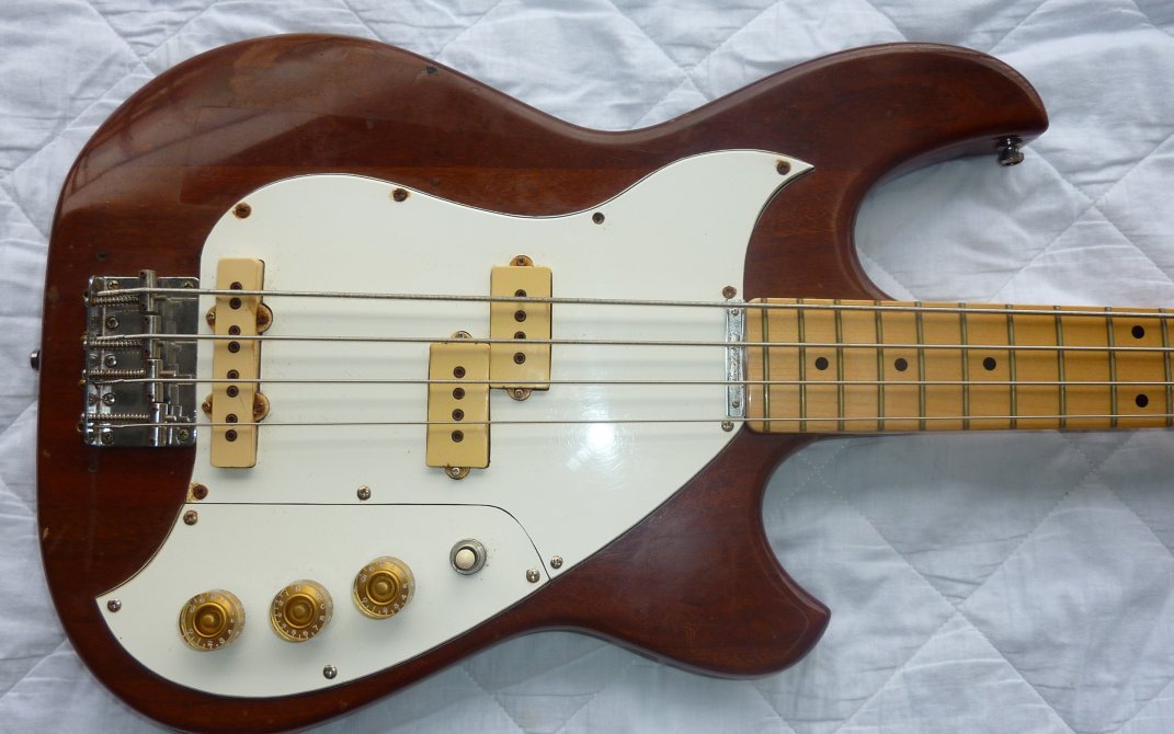 guitarnerd.com.au » ‘The Eastern Dark’ Maton Bass